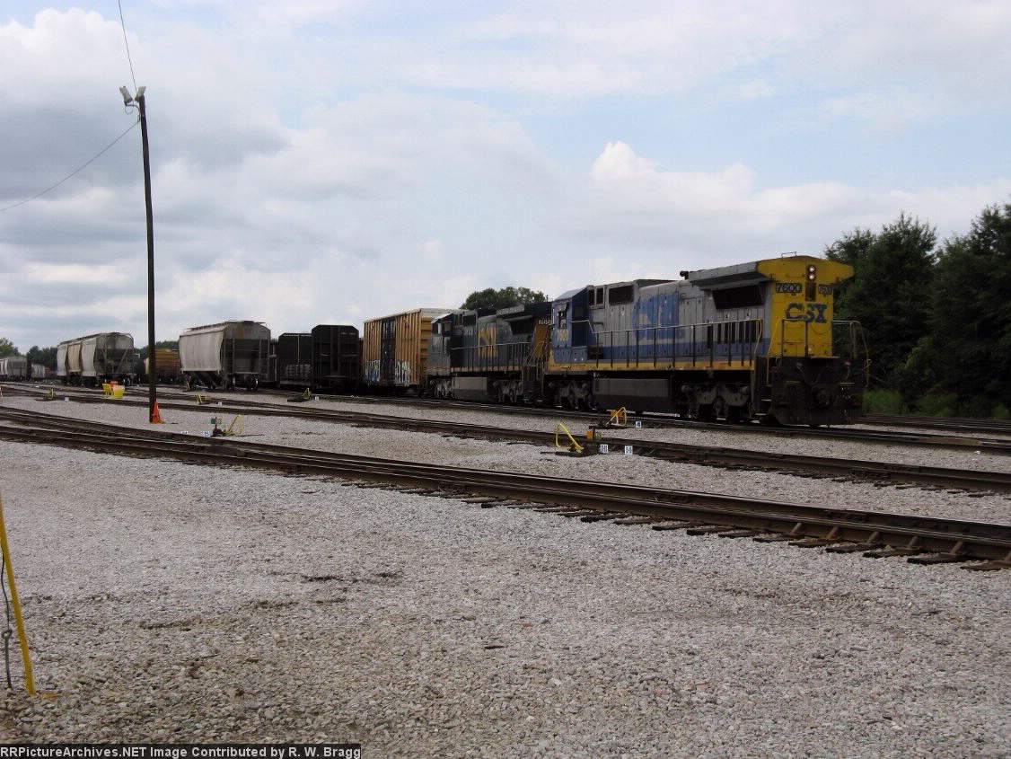 CSX 7600 (C40-8)